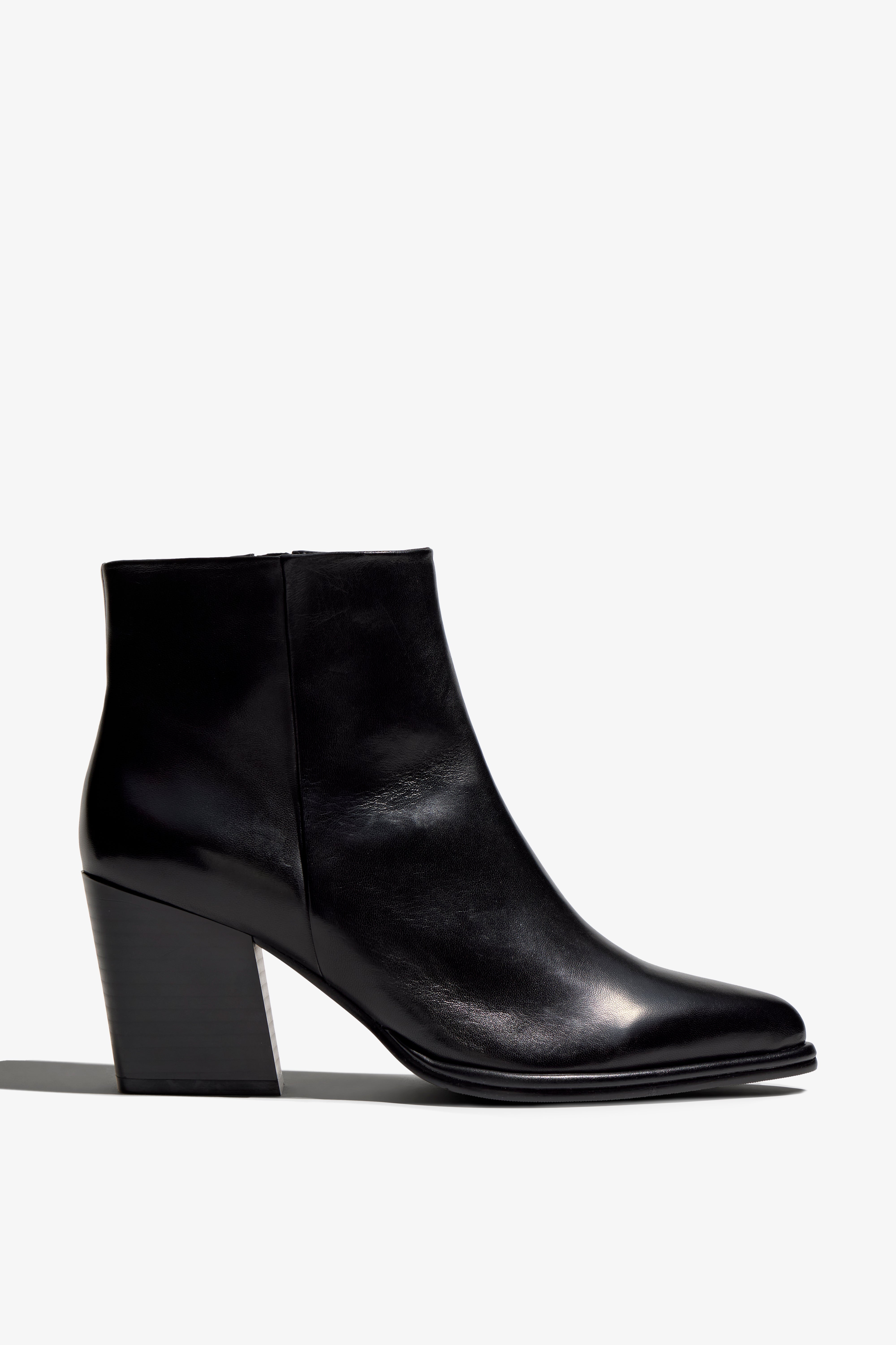 Eithel-02 Black Leather Bootie | Regarde Le Ciel – Regarde le Ciel
